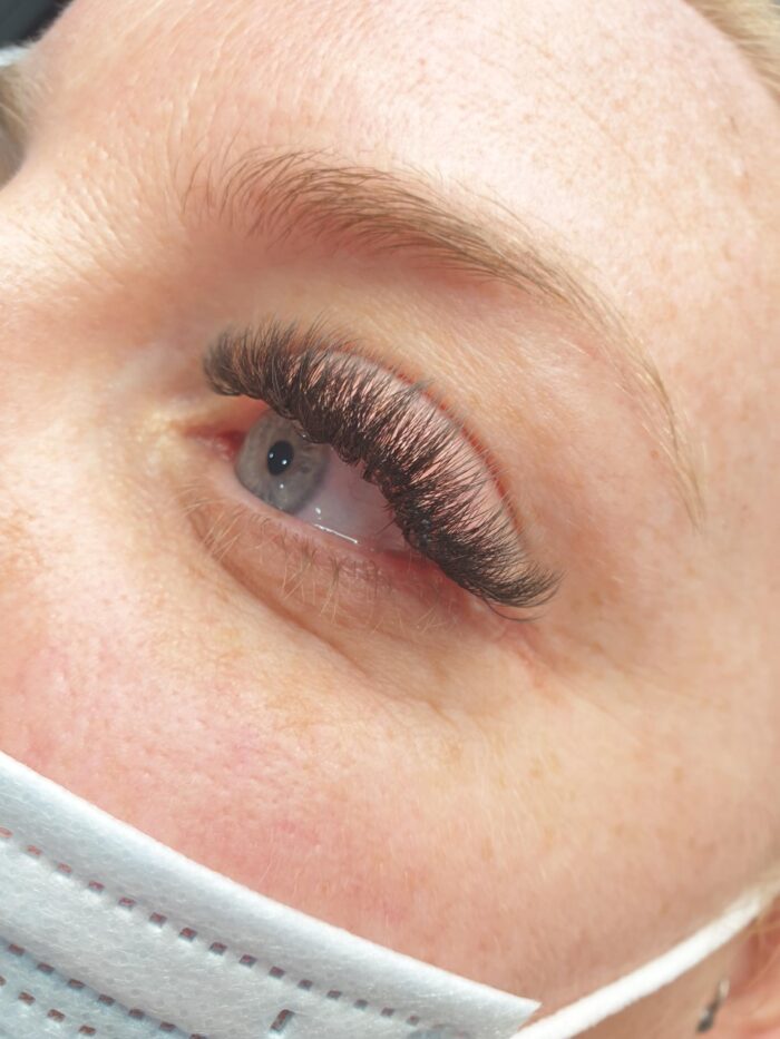 Mega Volume Eyelashes - The Beauty Establishment : The Beauty Establishment